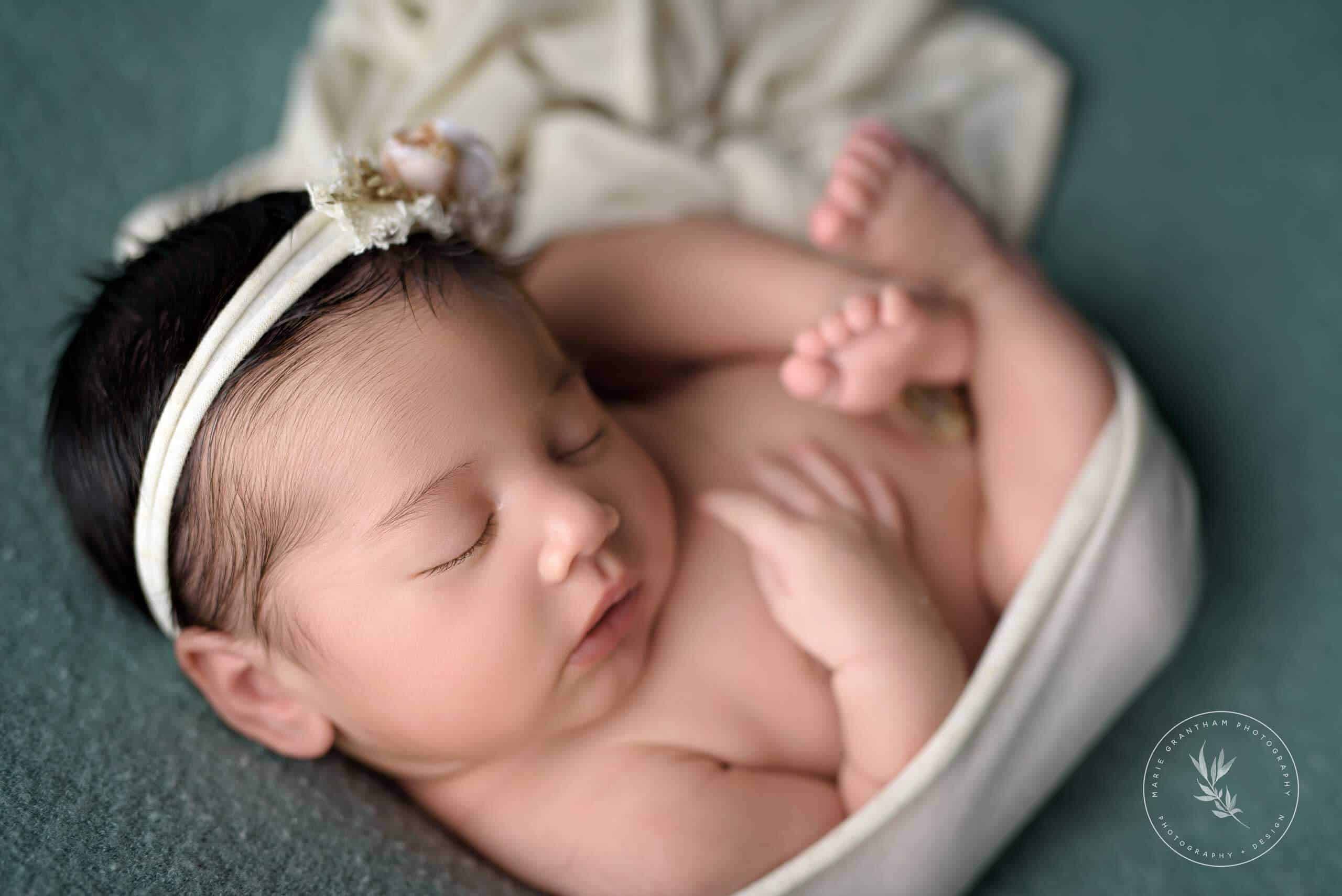 5 Ways To Photograph A Newborn 10+ Days Old | Marie Grantham Photography